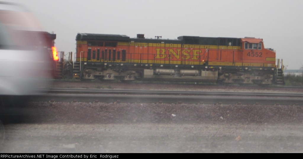 BNSF 4552